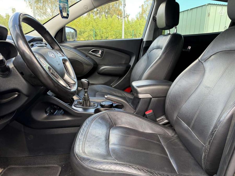 Melns Hyundai ix35 2011 Kauņa, ar dzinēja tilpumu 2.00 L un nobraukumu 385 tūkst. km par 3999 €, foto 13 vietnē AUTOMOTO.COM.LV