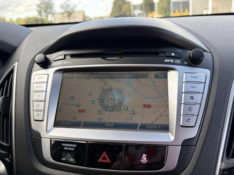 Melns Hyundai ix35 2011 Kauņa, ar dzinēja tilpumu 2.00 L un nobraukumu 385 tūkst. km par 3999 €, foto 23 vietnē AUTOMOTO.COM.LV