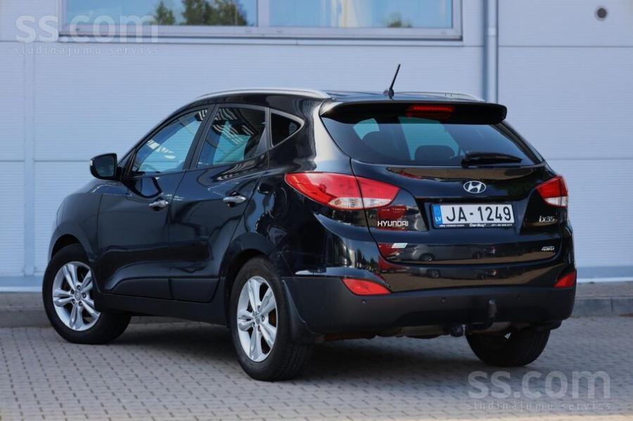 Melns Hyundai ix35 2012 Rīga, ar dzinēja tilpumu 2.00 L un nobraukumu 0 tūkst. km par 6500 €, foto 3 vietnē AUTOMOTO.COM.LV