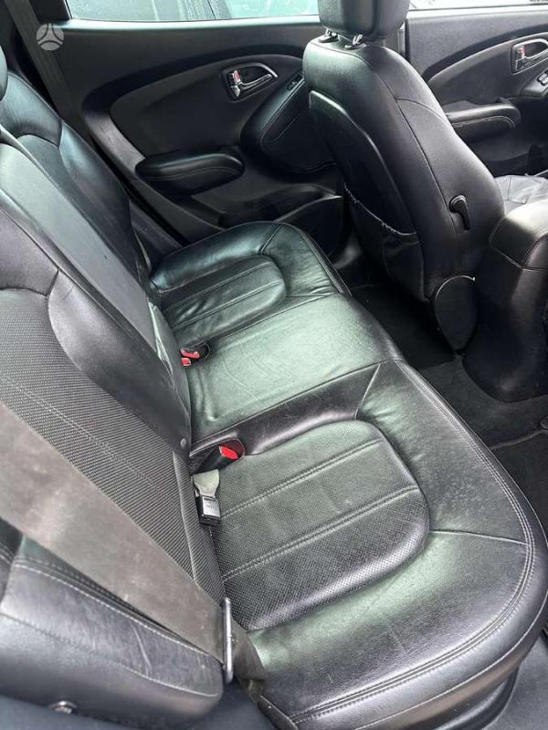 Melns Hyundai ix35 2012 Kauņa, ar dzinēja tilpumu 2.00 L un nobraukumu 220 tūkst. km par 7300 €, foto 11 vietnē AUTOMOTO.COM.LV