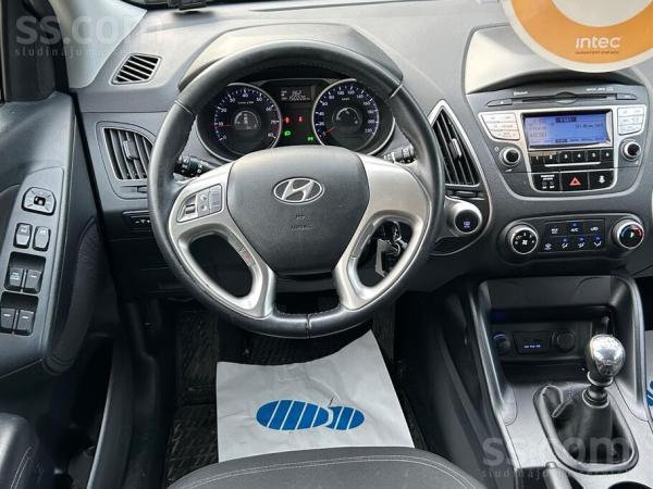 Melns Hyundai ix35 2012 Ogre, ar dzinēja tilpumu 1.70 L un nobraukumu 151 tūkst. km par 6995 €, foto 9 vietnē AUTOMOTO.COM.LV