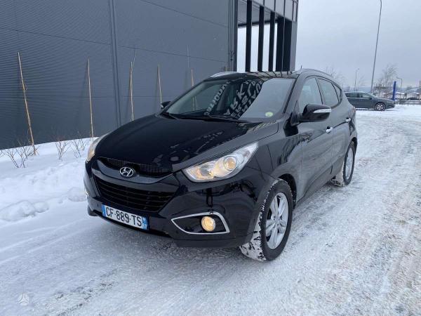 Melns Hyundai ix35 2012 Viļņa, ar dzinēja tilpumu 2.00 L un nobraukumu 168 tūkst. km par 6900 €, foto 1 vietnē AUTOMOTO.COM.LV