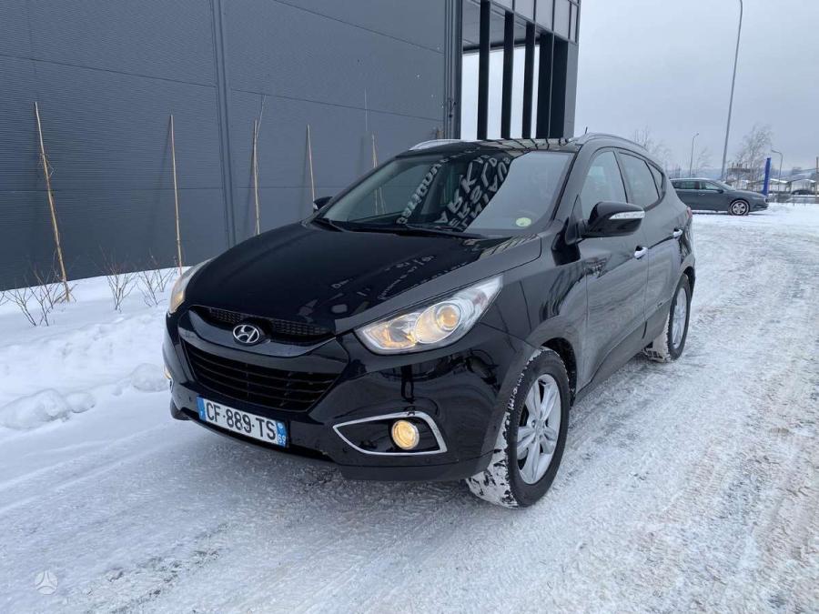 Melns Hyundai ix35 2012 Viļņa, ar dzinēja tilpumu 2.00 L un nobraukumu 168 tūkst. km par 6900 €, foto 1 vietnē AUTOMOTO.COM.LV