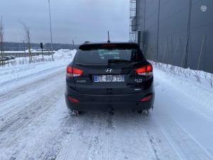 Melns Hyundai ix35 2012 Viļņa, ar dzinēja tilpumu 2.00 L un nobraukumu 168 tūkst. km par 6900 €, foto 4 vietnē AUTOMOTO.COM.LV
