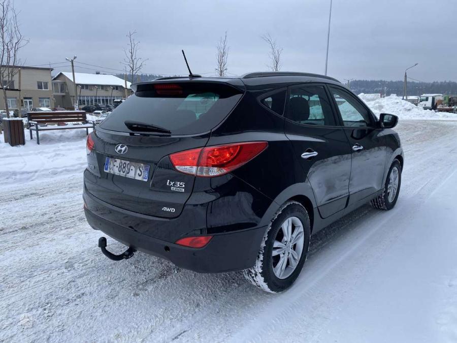 Melns Hyundai ix35 2012 Viļņa, ar dzinēja tilpumu 2.00 L un nobraukumu 168 tūkst. km par 6900 €, foto 5 vietnē AUTOMOTO.COM.LV