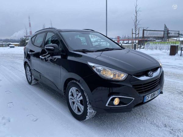 Melns Hyundai ix35 2012 Viļņa, ar dzinēja tilpumu 2.00 L un nobraukumu 168 tūkst. km par 6900 €, foto 6 vietnē AUTOMOTO.COM.LV