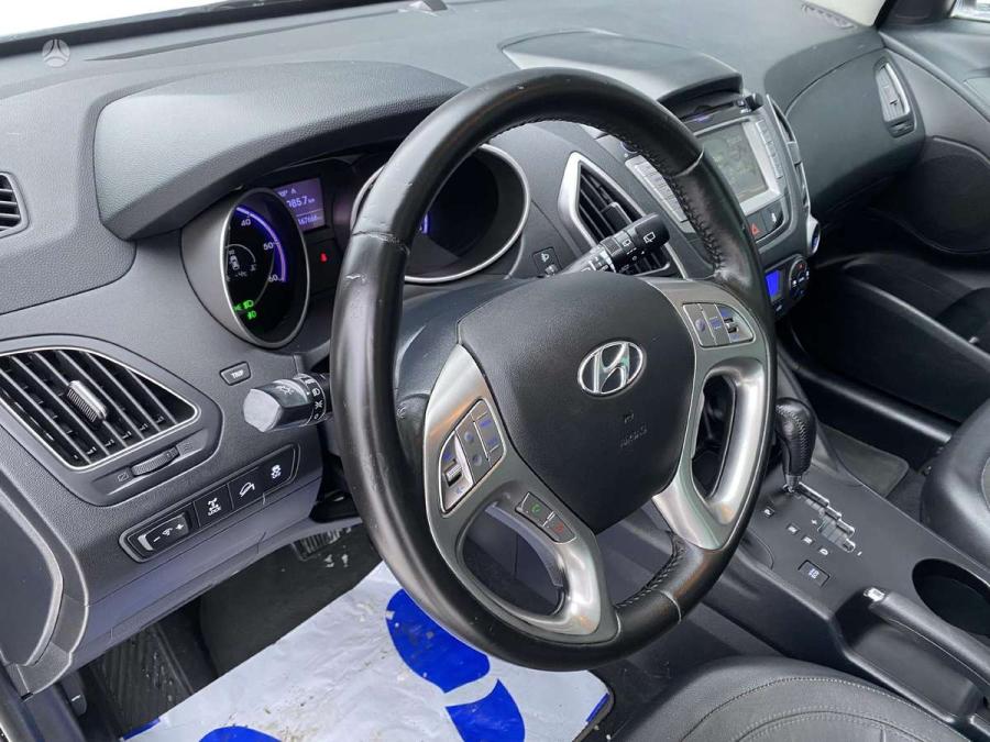 Melns Hyundai ix35 2012 Viļņa, ar dzinēja tilpumu 2.00 L un nobraukumu 168 tūkst. km par 6900 €, foto 9 vietnē AUTOMOTO.COM.LV