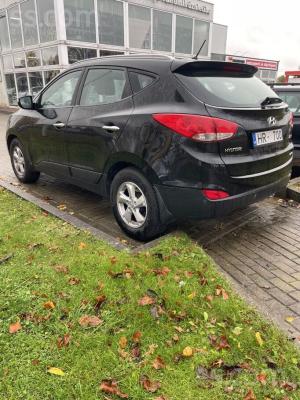 Melns Hyundai ix35 2012 Rīga, ar dzinēja tilpumu 2.00 L un nobraukumu 166 tūkst. km par 5955 €, foto 5 vietnē AUTOMOTO.COM.LV