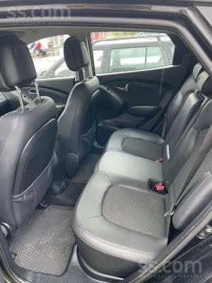 Melns Hyundai ix35 2012 Rīga, ar dzinēja tilpumu 2.00 L un nobraukumu 166 tūkst. km par 5955 €, foto 6 vietnē AUTOMOTO.COM.LV