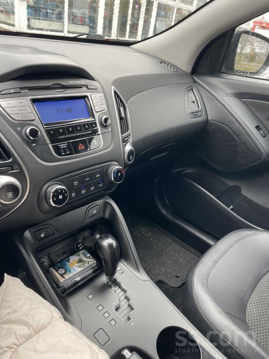 Melns Hyundai ix35 2012 Rīga, ar dzinēja tilpumu 2.00 L un nobraukumu 166 tūkst. km par 5955 €, foto 9 vietnē AUTOMOTO.COM.LV