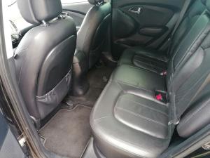 Melns Hyundai ix35 2012 Molėtai, ar dzinēja tilpumu 2.00 L un nobraukumu 379 tūkst. km par 3150 €, foto 18 vietnē AUTOMOTO.COM.LV