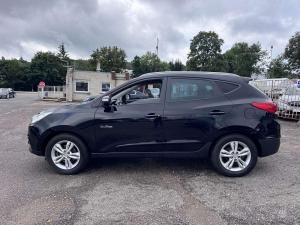 Black Hyundai ix35 2012 in Alytus, with an engine capacity of 1.59 L and mileage of 220 thousand km for 5950 €, photo 9 on AUTOMOTO.COM.LV