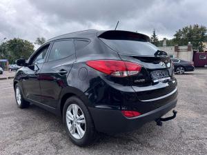 Black Hyundai ix35 2012 in Alytus, with an engine capacity of 1.59 L and mileage of 220 thousand km for 5950 €, photo 11 on AUTOMOTO.COM.LV