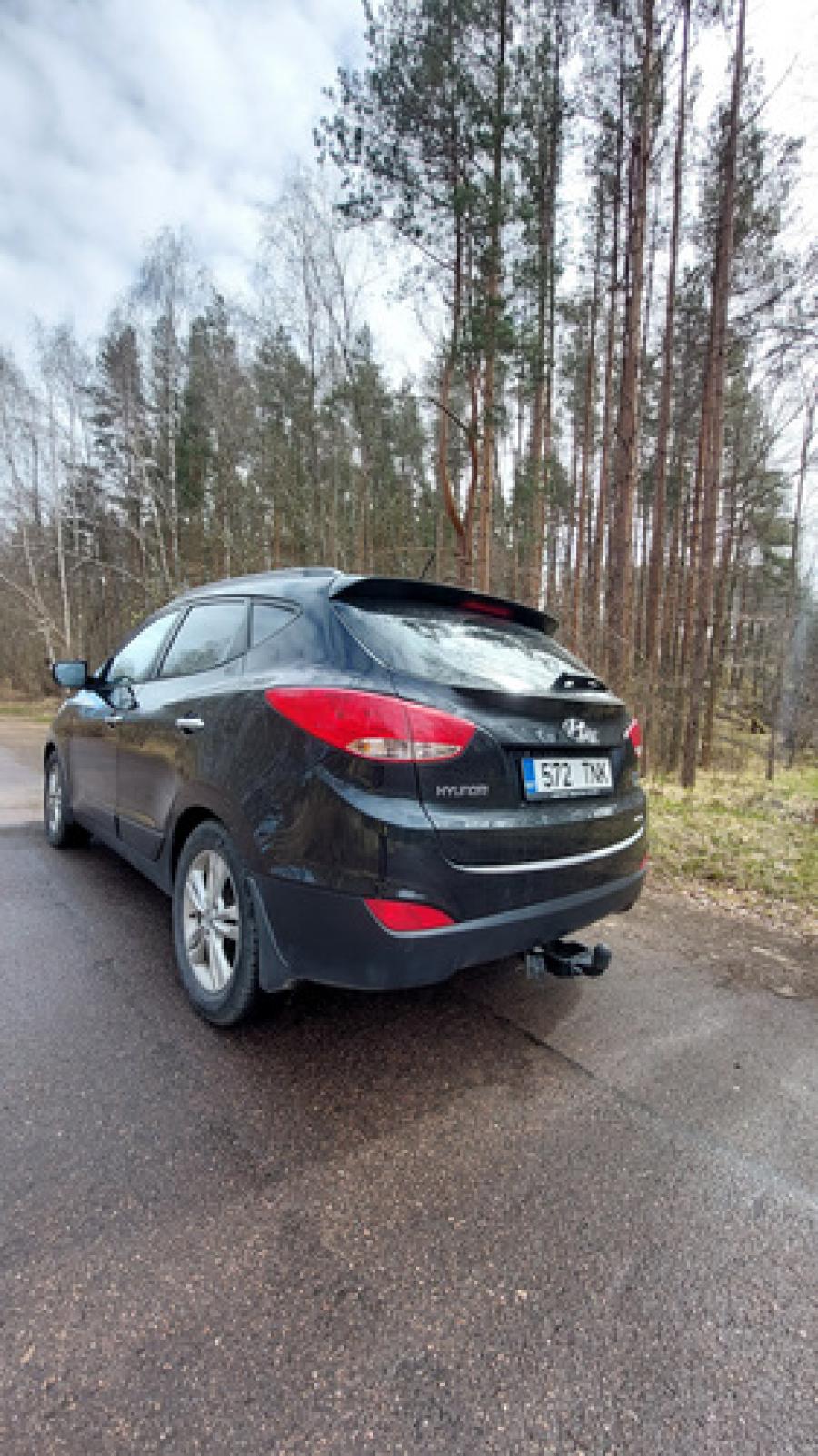 Melns Hyundai ix35 2012 Tallina, ar dzinēja tilpumu 2.20 L un nobraukumu 140 tūkst. km par 7090 €, foto 4 vietnē AUTOMOTO.COM.LV