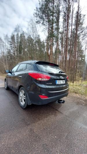 Melns Hyundai ix35 2012 Tallina, ar dzinēja tilpumu 2.20 L un nobraukumu 140 tūkst. km par 7090 €, foto 10 vietnē AUTOMOTO.COM.LV