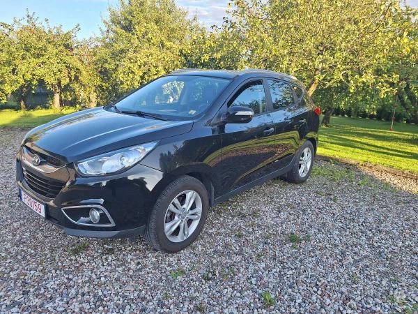 Melns Hyundai ix35 2012 Alīta, ar dzinēja tilpumu 2.00 L un nobraukumu 290 tūkst. km par 5650 €, foto 1 vietnē AUTOMOTO.COM.LV