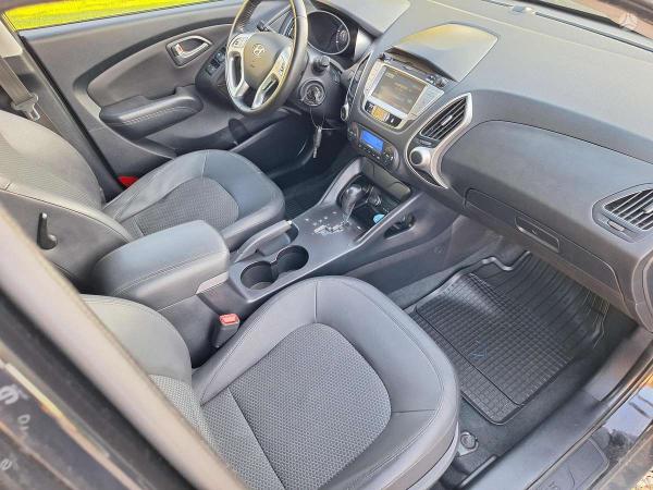 Melns Hyundai ix35 2012 Alīta, ar dzinēja tilpumu 2.00 L un nobraukumu 290 tūkst. km par 5650 €, foto 11 vietnē AUTOMOTO.COM.LV