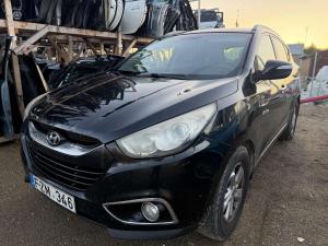 Black Hyundai ix35 2012 in Siauliai, with an engine capacity of 1.69 L and mileage of 400 thousand km for 2000 €, photo  on AUTOMOTO.COM.LV