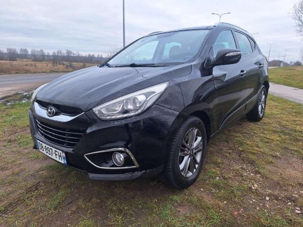 Melns Hyundai ix35 2013 Tauragė, ar dzinēja tilpumu 2.00 L un nobraukumu 210 tūkst. km par 6700 €, foto 3 vietnē AUTOMOTO.COM.LV