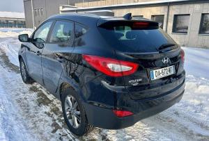 Melns Hyundai ix35 2013 Tauragė, ar dzinēja tilpumu 1.69 L un nobraukumu 240 tūkst. km par 6500 €, foto 2 vietnē AUTOMOTO.COM.LV