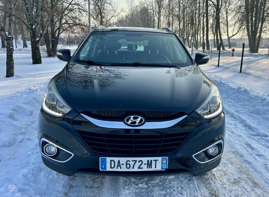 Melns Hyundai ix35 2013 Tauragė, ar dzinēja tilpumu 1.69 L un nobraukumu 240 tūkst. km par 6500 €, foto 6 vietnē AUTOMOTO.COM.LV