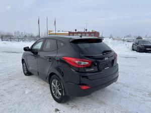 Black Hyundai ix35 2013 in Telschi, with an engine capacity of 1.69 L and mileage of 220 thousand km for 6700 €, photo 5 on AUTOMOTO.COM.LV