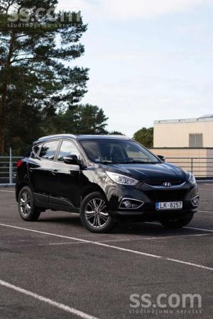 Melns Hyundai ix35 2013 Rīga, ar dzinēja tilpumu 1.70 L un nobraukumu 177 tūkst. km par 5900 €, foto  vietnē AUTOMOTO.COM.LV