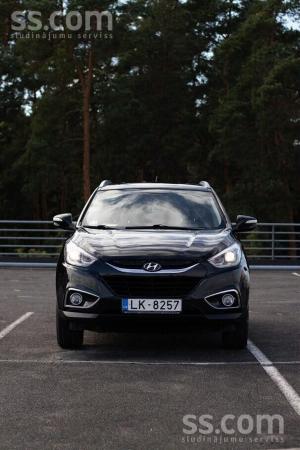 Melns Hyundai ix35 2013 Rīga, ar dzinēja tilpumu 1.70 L un nobraukumu 177 tūkst. km par 5900 €, foto 4 vietnē AUTOMOTO.COM.LV
