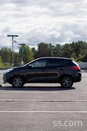 Melns Hyundai ix35 2013 Rīga, ar dzinēja tilpumu 1.70 L un nobraukumu 177 tūkst. km par 5900 €, foto 6 vietnē AUTOMOTO.COM.LV