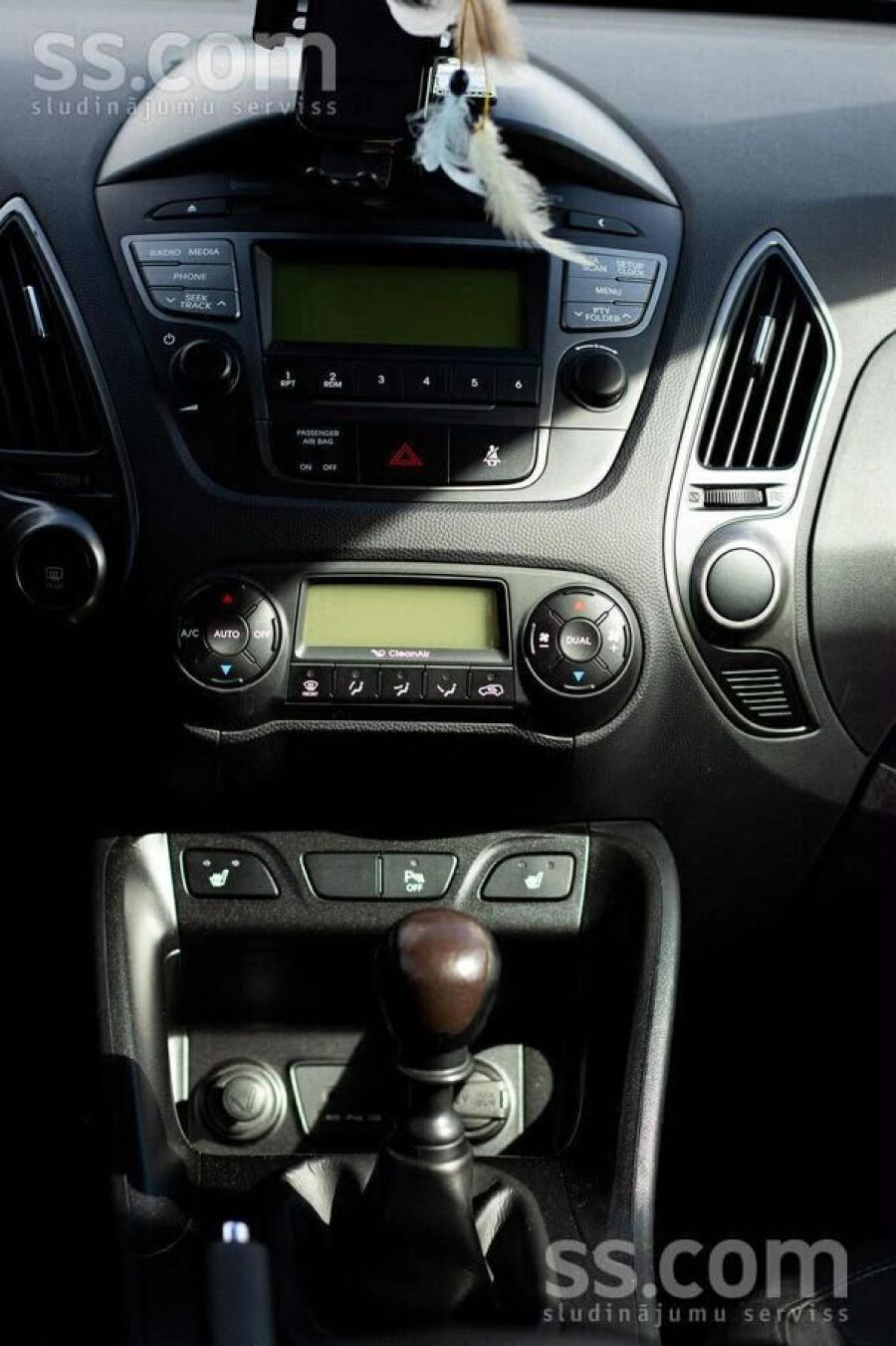 Melns Hyundai ix35 2013 Rīga, ar dzinēja tilpumu 1.70 L un nobraukumu 177 tūkst. km par 5900 €, foto 15 vietnē AUTOMOTO.COM.LV