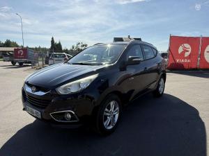 Black Hyundai ix35 2013 in Taurage, with an engine capacity of 1.69 L and mileage of 218 thousand km for 5500 €, photo  on AUTOMOTO.COM.LV