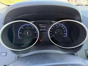 Black Hyundai ix35 2013 in Taurage, with an engine capacity of 1.69 L and mileage of 218 thousand km for 5500 €, photo 17 on AUTOMOTO.COM.LV