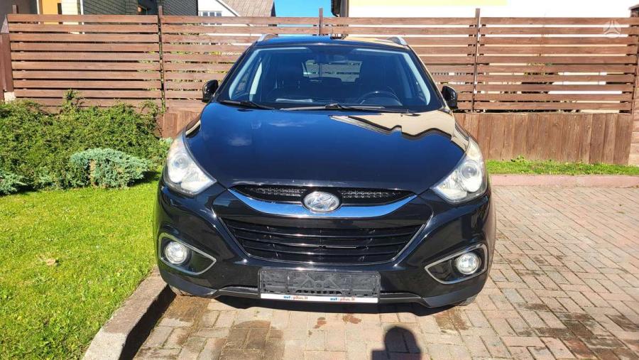 Melns Hyundai ix35 2013 Šauļi, ar dzinēja tilpumu 1.69 L un nobraukumu 184 tūkst. km par 5950 €, foto 10 vietnē AUTOMOTO.COM.LV