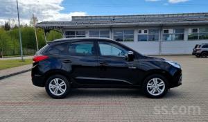 Melns Hyundai ix35 2014 Rīga, ar dzinēja tilpumu 1.70 L un nobraukumu 278 tūkst. km par 6500 €, foto 3 vietnē AUTOMOTO.COM.LV
