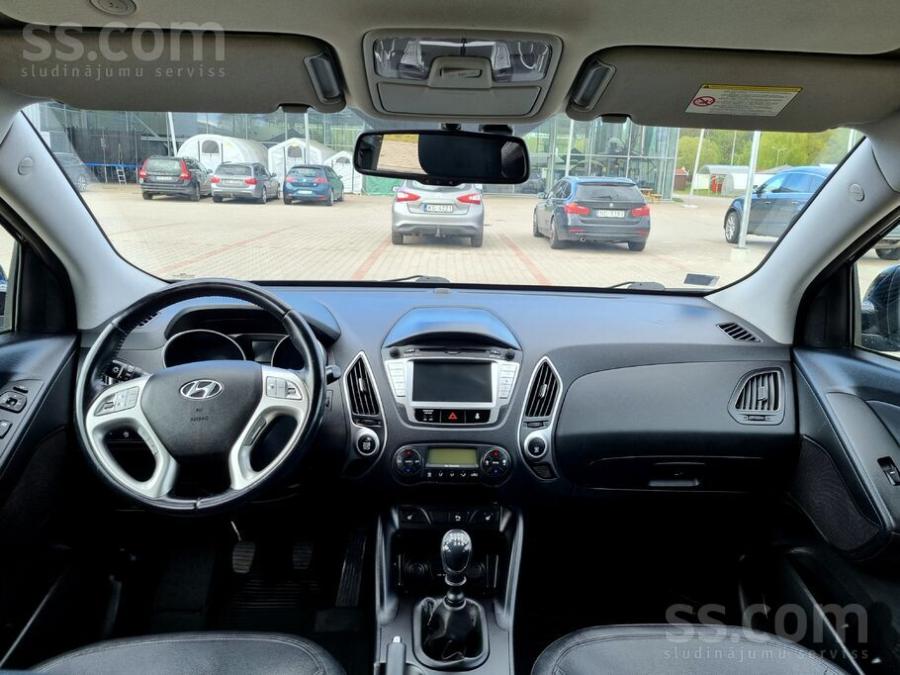 Melns Hyundai ix35 2014 Rīga, ar dzinēja tilpumu 1.70 L un nobraukumu 278 tūkst. km par 6500 €, foto 13 vietnē AUTOMOTO.COM.LV