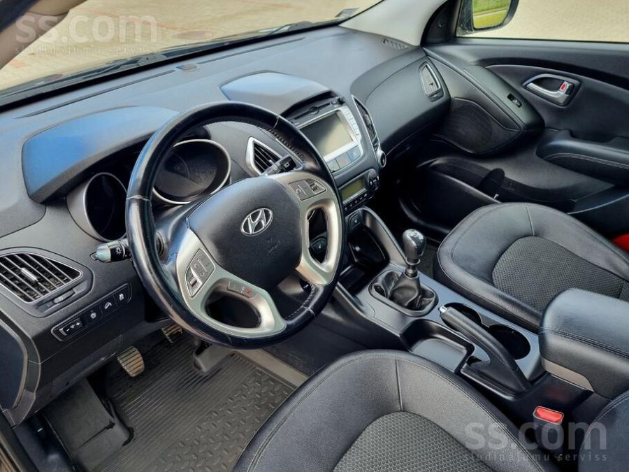 Melns Hyundai ix35 2014 Rīga, ar dzinēja tilpumu 1.70 L un nobraukumu 278 tūkst. km par 6500 €, foto 14 vietnē AUTOMOTO.COM.LV