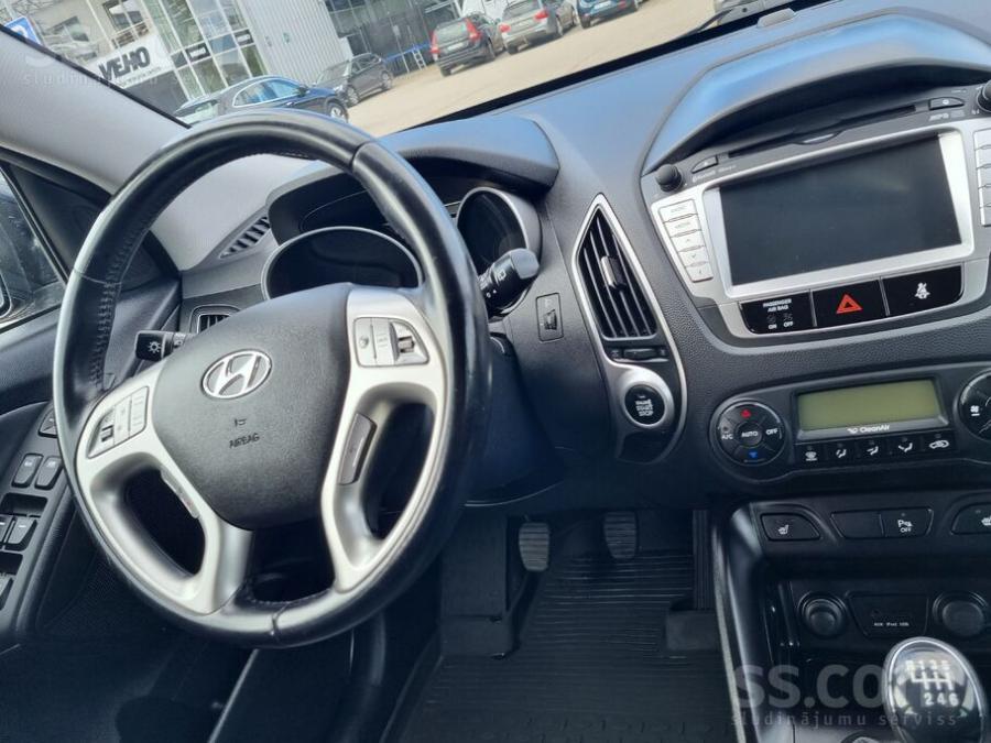 Melns Hyundai ix35 2014 Rīga, ar dzinēja tilpumu 1.70 L un nobraukumu 278 tūkst. km par 6500 €, foto 15 vietnē AUTOMOTO.COM.LV