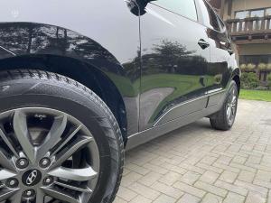 Black Hyundai ix35 2014 in Druskininkai, with an engine capacity of 1.69 L and mileage of 251 thousand km for 6990 €, photo 7 on AUTOMOTO.COM.LV