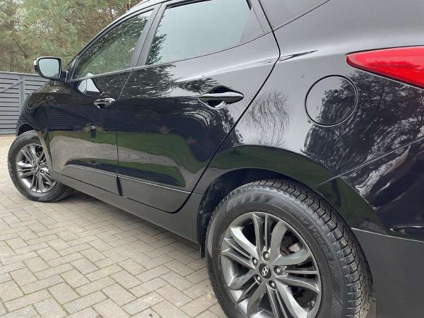 Black Hyundai ix35 2014 in Druskininkai, with an engine capacity of 1.69 L and mileage of 251 thousand km for 6990 €, photo 10 on AUTOMOTO.COM.LV