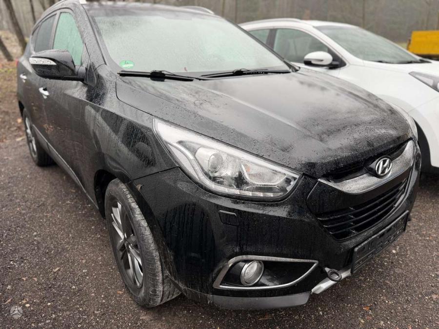 Melns Hyundai ix35 2014 Kazlų Rūda, ar dzinēja tilpumu 2.00 L un nobraukumu 90 tūkst. km par 7500 €, foto 1 vietnē AUTOMOTO.COM.LV