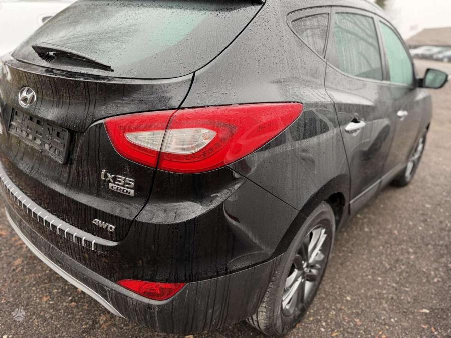 Melns Hyundai ix35 2014 Kazlų Rūda, ar dzinēja tilpumu 2.00 L un nobraukumu 90 tūkst. km par 7500 €, foto 4 vietnē AUTOMOTO.COM.LV