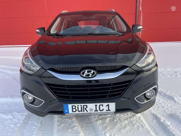 Melns Hyundai ix35 2014 Telšiai, ar dzinēja tilpumu 2.00 L un nobraukumu 120 tūkst. km par 5900 €, foto 1 vietnē AUTOMOTO.COM.LV