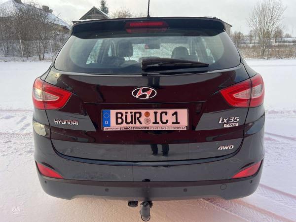 Melns Hyundai ix35 2014 Telšiai, ar dzinēja tilpumu 2.00 L un nobraukumu 120 tūkst. km par 5900 €, foto 6 vietnē AUTOMOTO.COM.LV