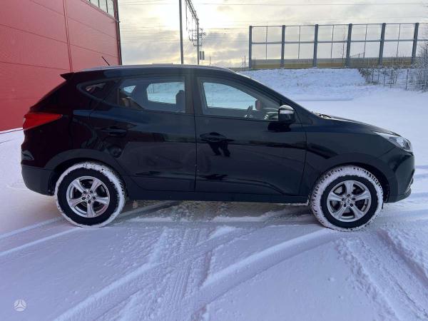 Melns Hyundai ix35 2014 Telšiai, ar dzinēja tilpumu 2.00 L un nobraukumu 120 tūkst. km par 5900 €, foto 7 vietnē AUTOMOTO.COM.LV