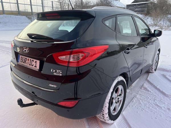 Melns Hyundai ix35 2014 Telšiai, ar dzinēja tilpumu 2.00 L un nobraukumu 120 tūkst. km par 5900 €, foto 10 vietnē AUTOMOTO.COM.LV