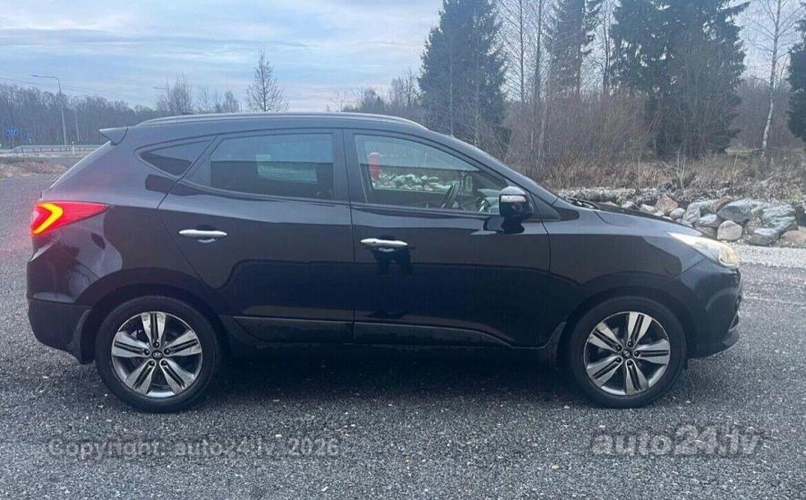 Melns Hyundai ix35 2014 Tallina, ar dzinēja tilpumu 2.00 L un nobraukumu 134 tūkst. km par 8750 €, foto 1 vietnē AUTOMOTO.COM.LV
