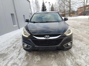 Black Hyundai ix35 2014 in Ukmerge, with an engine capacity of 1.69 L and mileage of 183 thousand km for 6250 €, photo  on AUTOMOTO.COM.LV