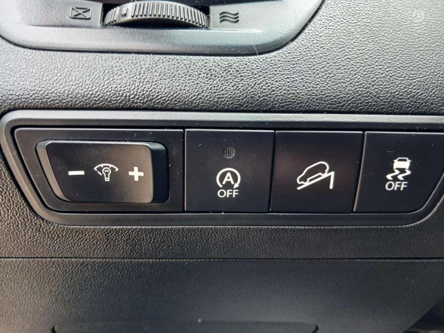 Black Hyundai ix35 2014 in Kelme, with an engine capacity of 1.59 L and mileage of 223 thousand km for 6700 €, photo 18 on AUTOMOTO.COM.LV