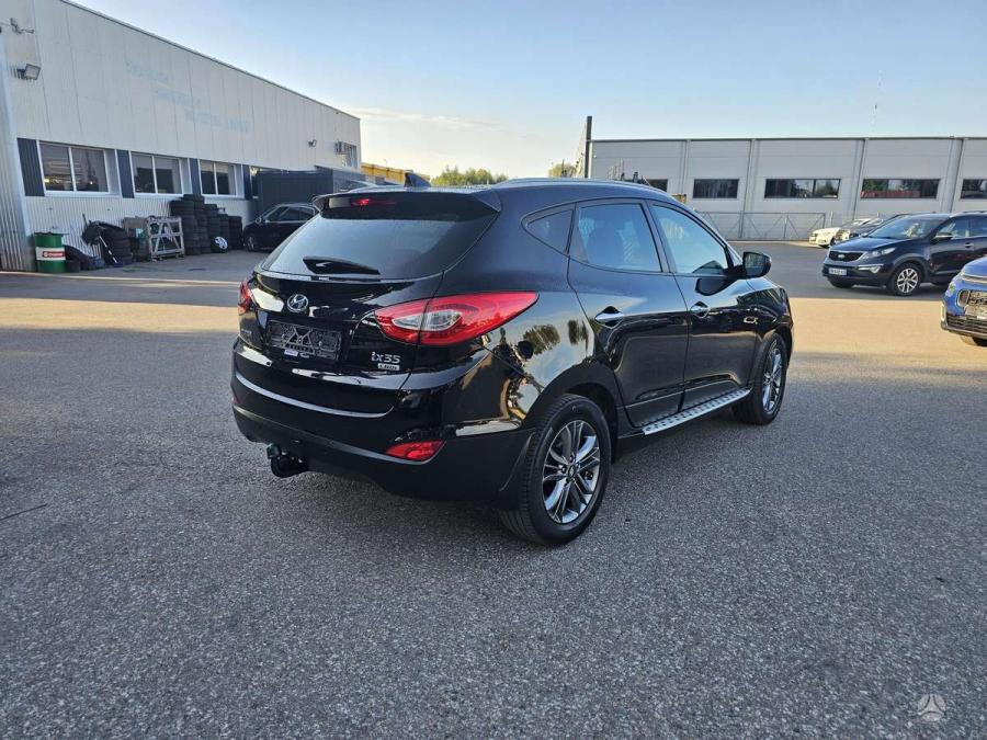 Melns Hyundai ix35 2014 Ukmergė, ar dzinēja tilpumu 2.00 L un nobraukumu 232 tūkst. km par 7550 €, foto 4 vietnē AUTOMOTO.COM.LV