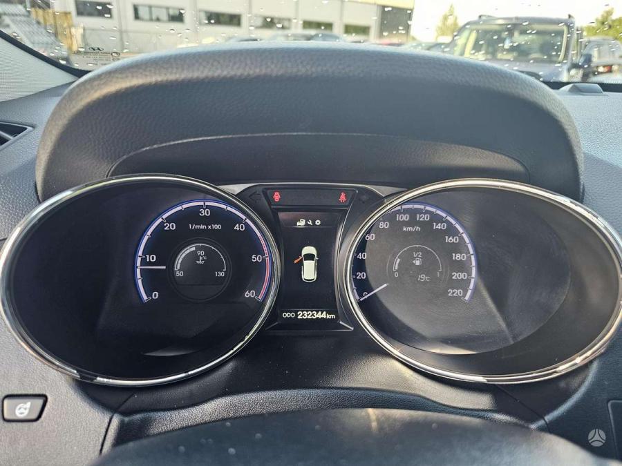 Melns Hyundai ix35 2014 Ukmergė, ar dzinēja tilpumu 2.00 L un nobraukumu 232 tūkst. km par 7550 €, foto 20 vietnē AUTOMOTO.COM.LV